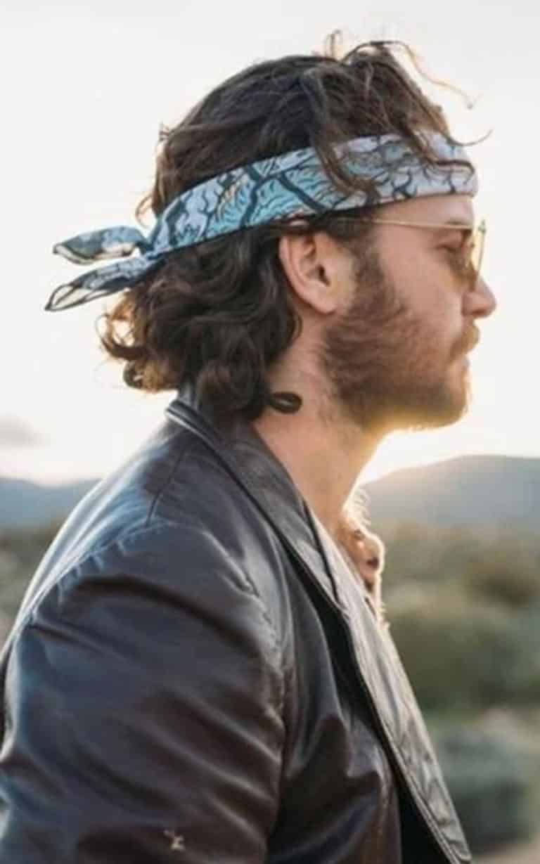 Bandeau cheveux pour homme : comment le porter ? - Young Gent