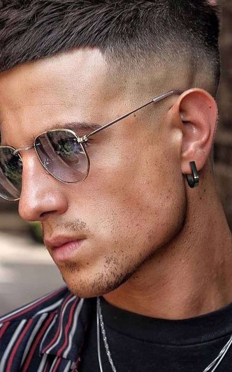 Piercing oreille pour homme : Tout savoir - Young Gent