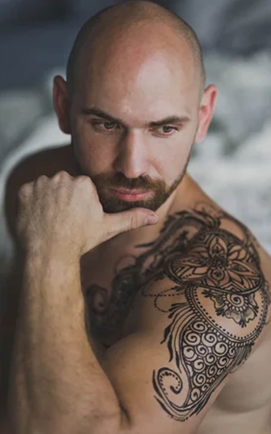 Tatouage Epaule Homme Simple