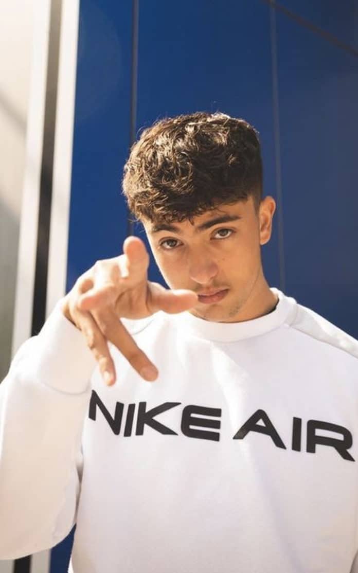 Coupe Inoxtag : Comment la réaliser et la porter ? - Young Gent