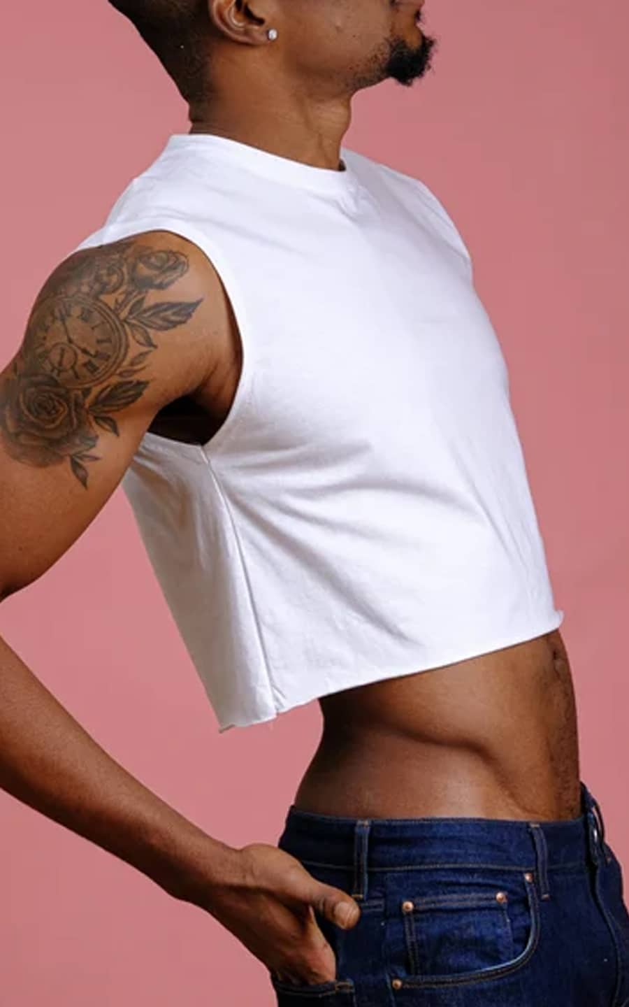 Comment porter un crop top quand on est un homme ? - Young Gent