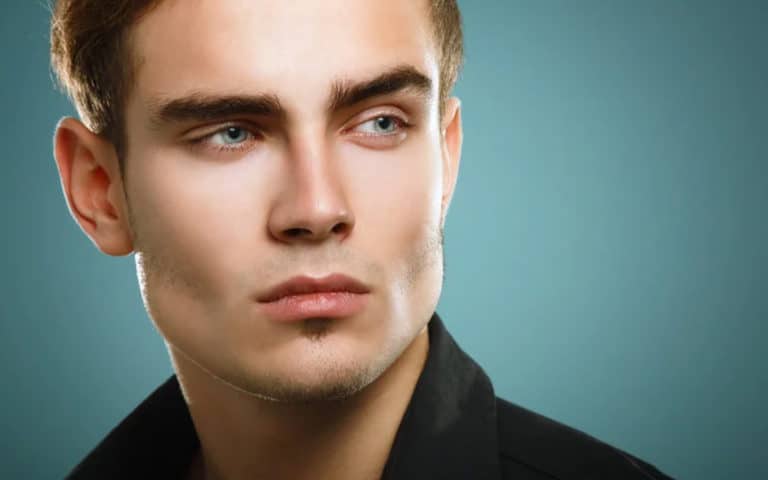 Mewing : Tutoriel pour avoir la Mâchoire Carrée - Young Gent