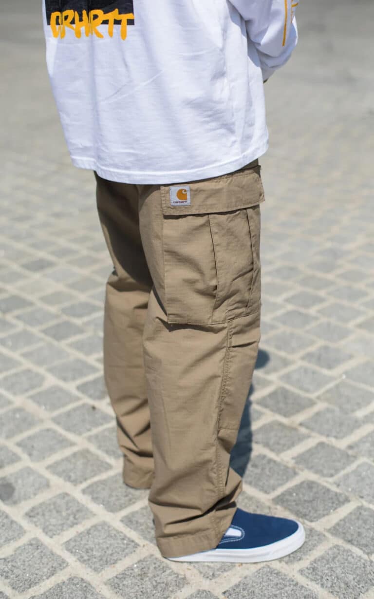 Comment porter un pantalon cargo quand on est un homme ? - Young Gent