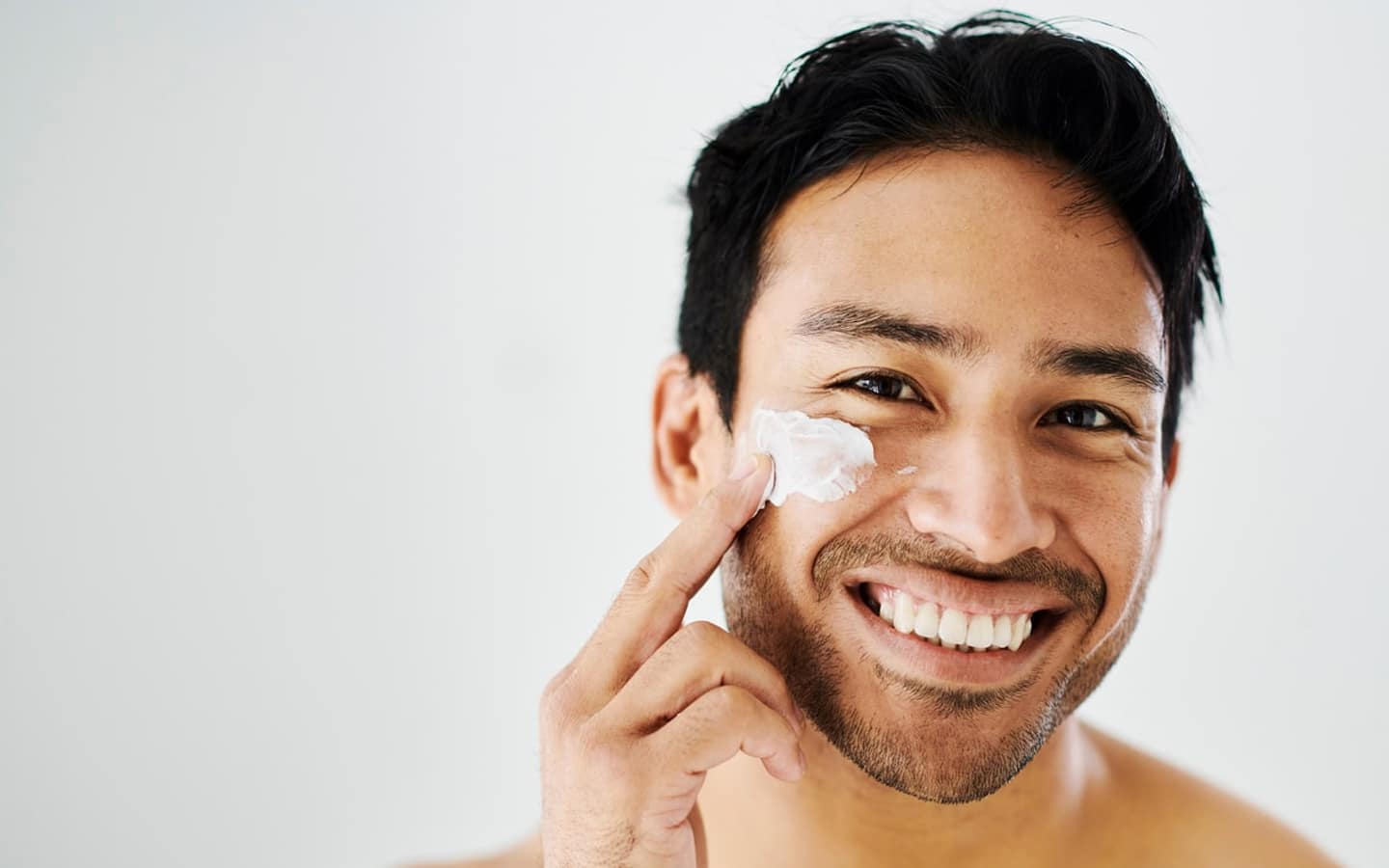 Comment prendre soin de sa peau mixte quand on est un homme - Young Gent